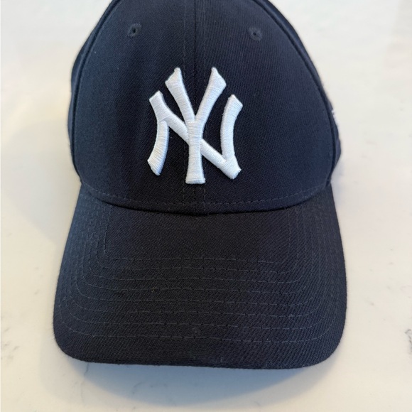 New Era | Accessories | New York Yankees Fitted Stretch Navy Blue ...